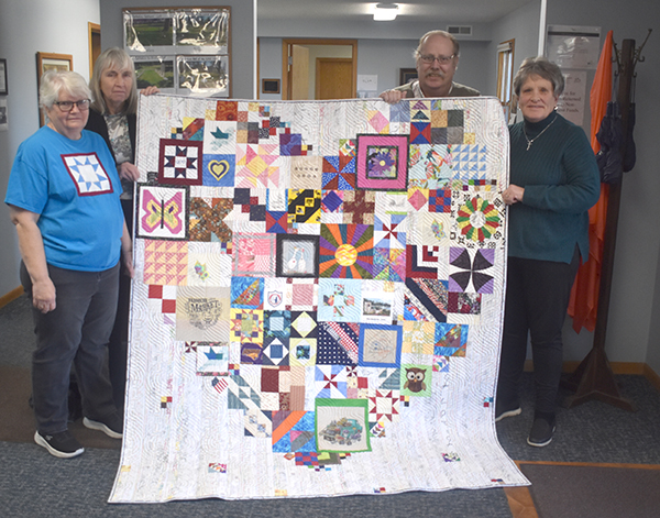 Central Iowa Quilt Sew-Ciety donates special quilt to Riverside ...